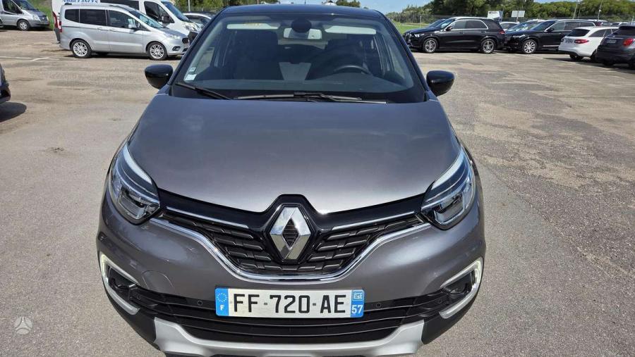 Grey Renault Captur 2019 in Taurage, with an engine capacity of 1.33 L and mileage of 123 thousand km for 9100 €, photo 3 on AUTOMOTO.COM.LV