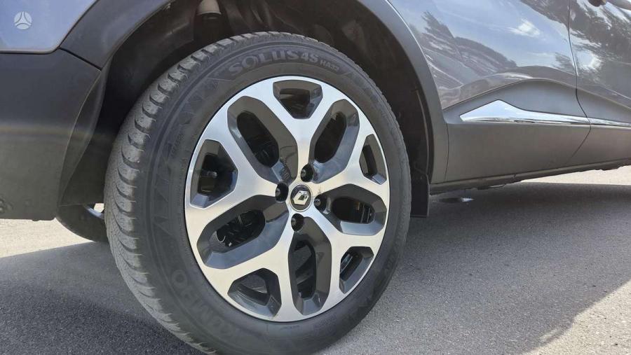 Grey Renault Captur 2019 in Taurage, with an engine capacity of 1.33 L and mileage of 123 thousand km for 9100 €, photo 16 on AUTOMOTO.COM.LV