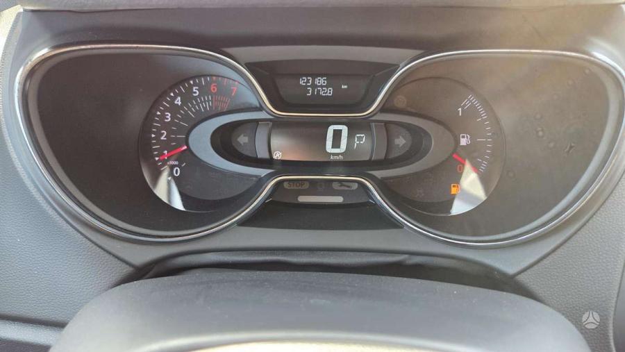 Grey Renault Captur 2019 in Taurage, with an engine capacity of 1.33 L and mileage of 123 thousand km for 9100 €, photo 17 on AUTOMOTO.COM.LV