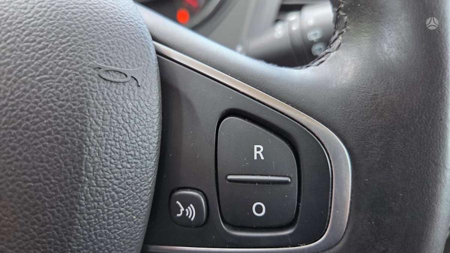 Grey Renault Captur 2019 in Taurage, with an engine capacity of 1.33 L and mileage of 123 thousand km for 9100 €, photo 32 on AUTOMOTO.COM.LV