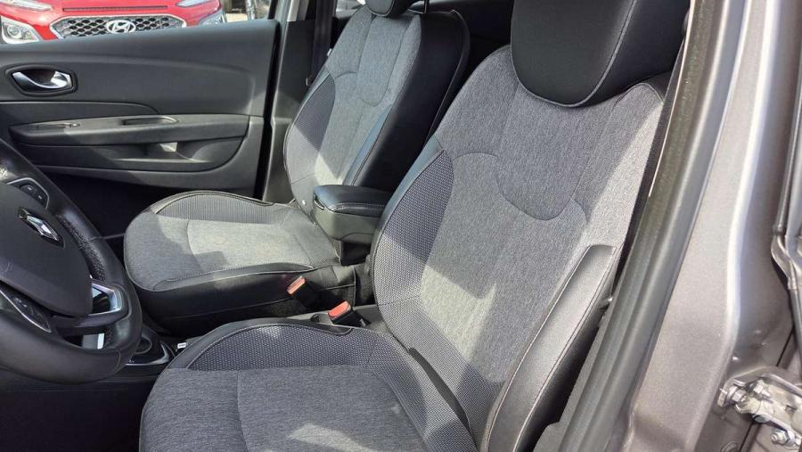 Grey Renault Captur 2019 in Taurage, with an engine capacity of 1.33 L and mileage of 123 thousand km for 9100 €, photo 33 on AUTOMOTO.COM.LV