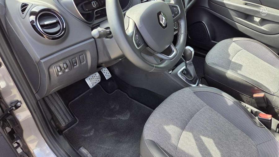 Grey Renault Captur 2019 in Taurage, with an engine capacity of 1.33 L and mileage of 123 thousand km for 9100 €, photo 34 on AUTOMOTO.COM.LV