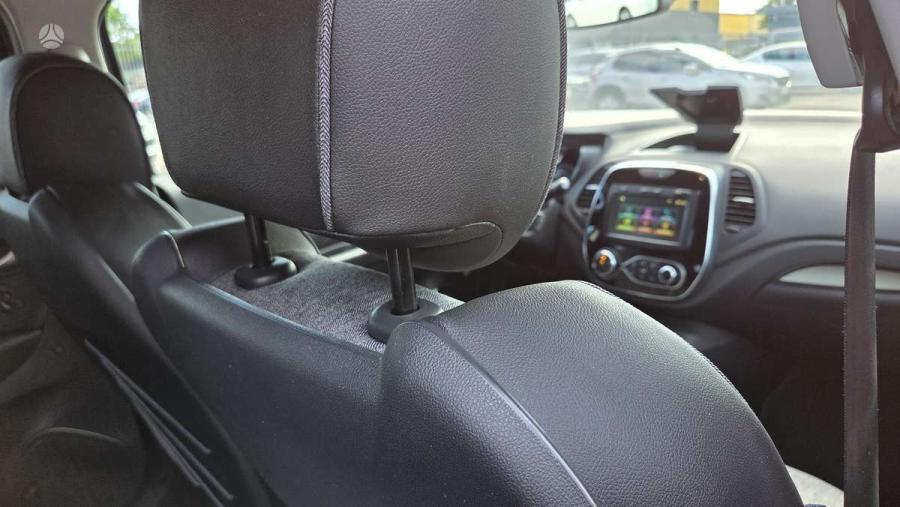 Grey Renault Captur 2019 in Taurage, with an engine capacity of 1.33 L and mileage of 123 thousand km for 9100 €, photo 41 on AUTOMOTO.COM.LV