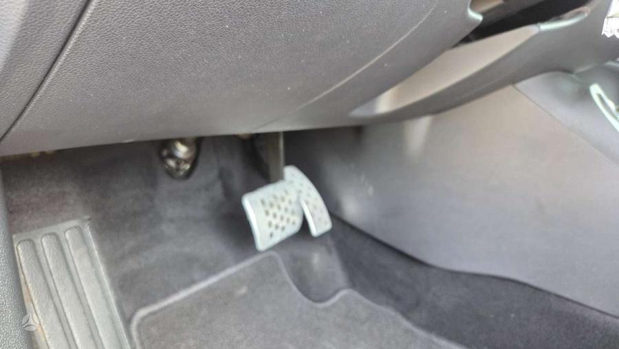 Grey Renault Captur 2019 in Taurage, with an engine capacity of 1.33 L and mileage of 123 thousand km for 9100 €, photo 49 on AUTOMOTO.COM.LV