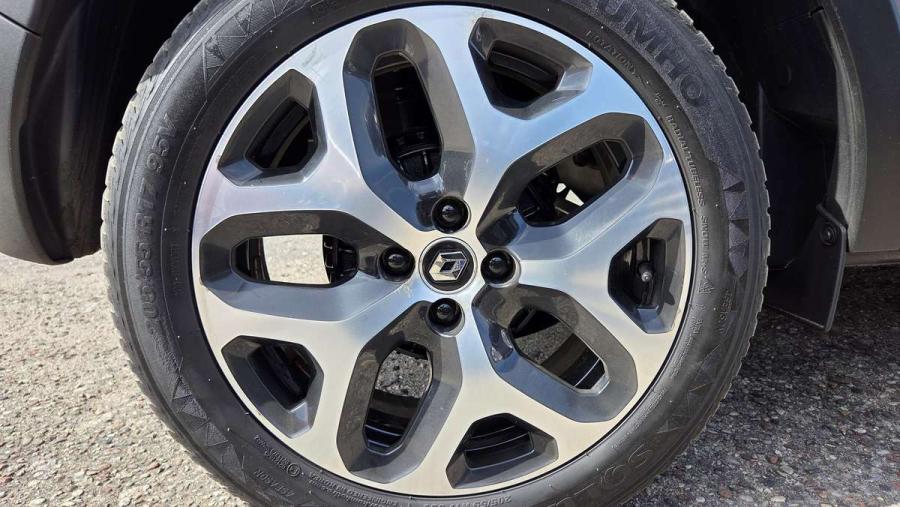Grey Renault Captur 2019 in Taurage, with an engine capacity of 1.33 L and mileage of 123 thousand km for 9100 €, photo 53 on AUTOMOTO.COM.LV