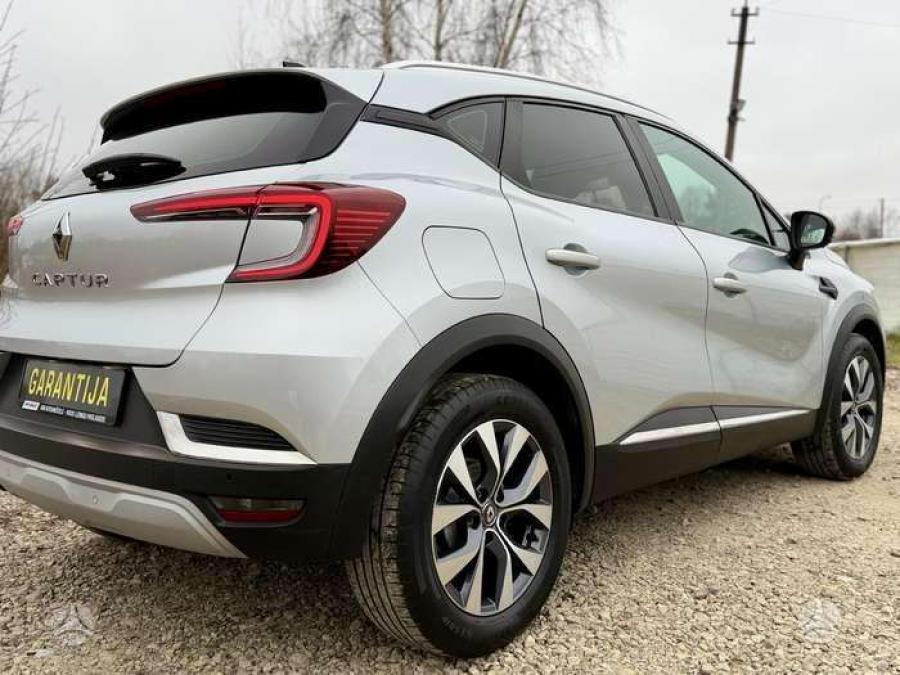 Grey Renault Captur 2020 in Siauliai, with an engine capacity of 1.46 L and mileage of 82 thousand km for 13550 €, photo 8 on AUTOMOTO.COM.LV