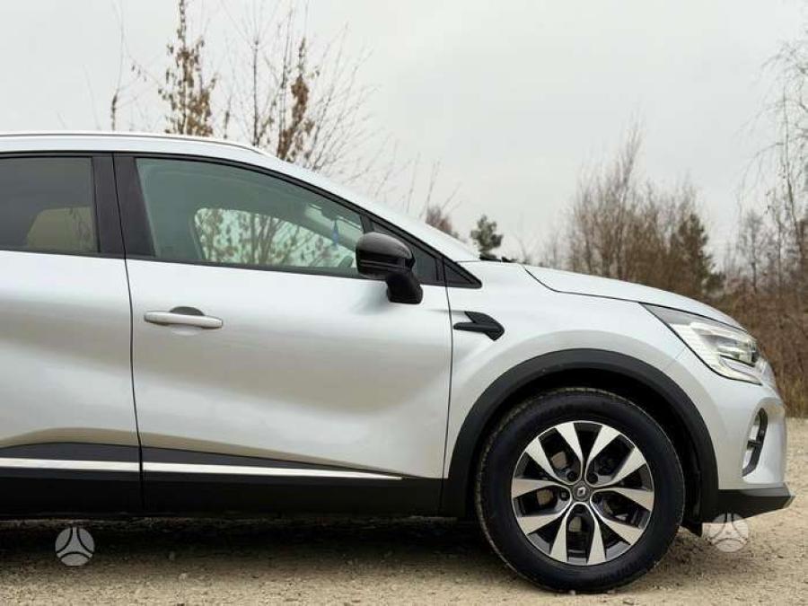 Grey Renault Captur 2020 in Siauliai, with an engine capacity of 1.46 L and mileage of 82 thousand km for 13550 €, photo 10 on AUTOMOTO.COM.LV