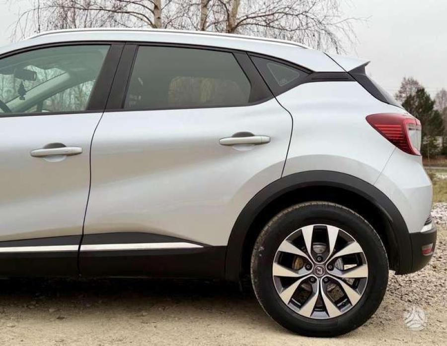 Grey Renault Captur 2020 in Siauliai, with an engine capacity of 1.46 L and mileage of 82 thousand km for 13550 €, photo 12 on AUTOMOTO.COM.LV