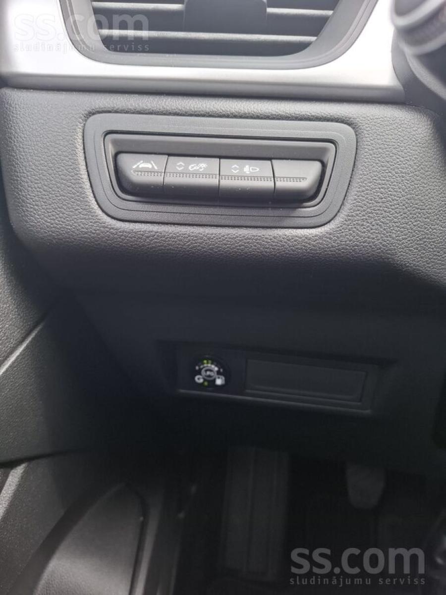 Pelēks Renault Captur 2021 Rīga, ar dzinēja tilpumu 1.00 L un nobraukumu 113 tūkst. km par 10900 €, foto 12 vietnē AUTOMOTO.COM.LV