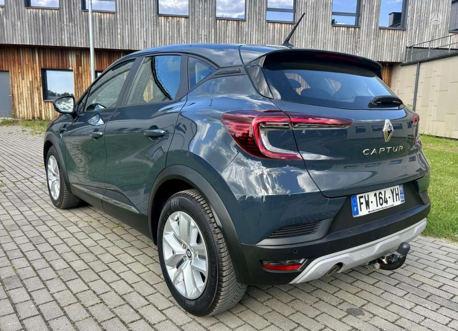 Grey Renault Captur 2021 in Taurage, with an engine capacity of 1.46 L and mileage of 186 thousand km for 9200 €, photo 3 on AUTOMOTO.COM.LV