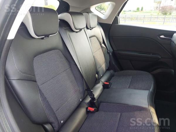 Grey Renault Captur 2021 in Daugavpils, with an engine capacity of 1.30 L and mileage of 36 thousand km for 17000 €, photo 9 on AUTOMOTO.COM.LV