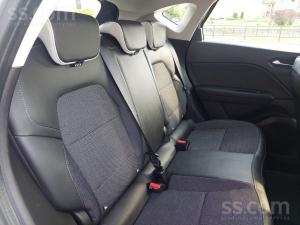 Grey Renault Captur 2021 in Daugavpils, with an engine capacity of 1.30 L and mileage of 36 thousand km for 17000 €, photo 10 on AUTOMOTO.COM.LV