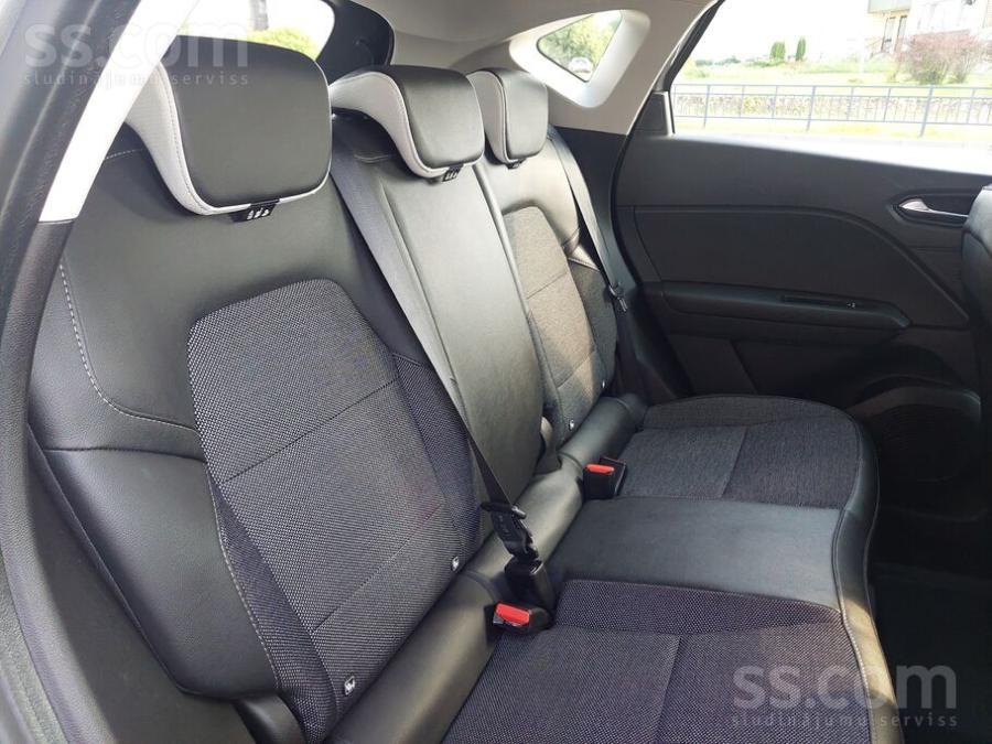 Grey Renault Captur 2021 in Daugavpils, with an engine capacity of 1.30 L and mileage of 36 thousand km for 17000 €, photo 10 on AUTOMOTO.COM.LV