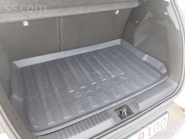 Grey Renault Captur 2021 in Daugavpils, with an engine capacity of 1.30 L and mileage of 36 thousand km for 17000 €, photo 10 on AUTOMOTO.COM.LV