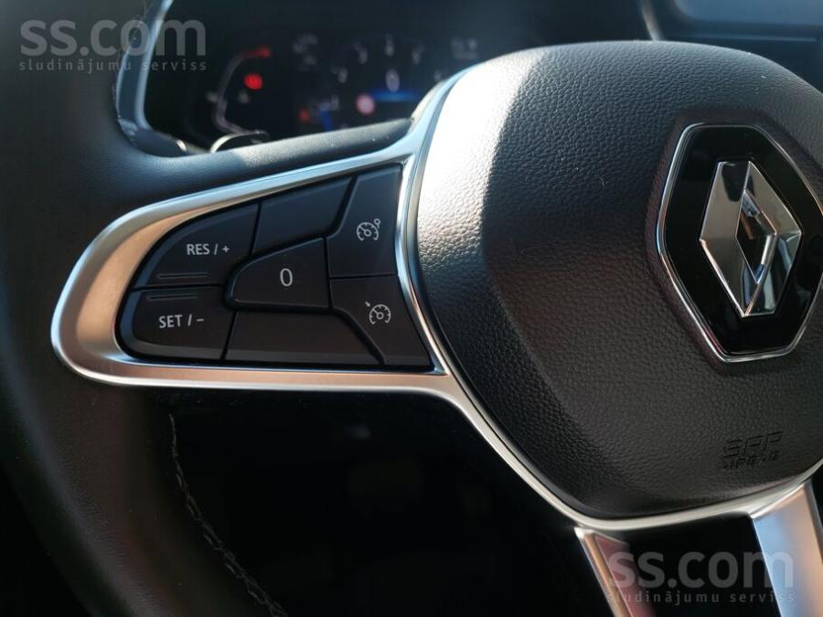 Grey Renault Captur 2021 in Daugavpils, with an engine capacity of 1.30 L and mileage of 36 thousand km for 17000 €, photo 15 on AUTOMOTO.COM.LV
