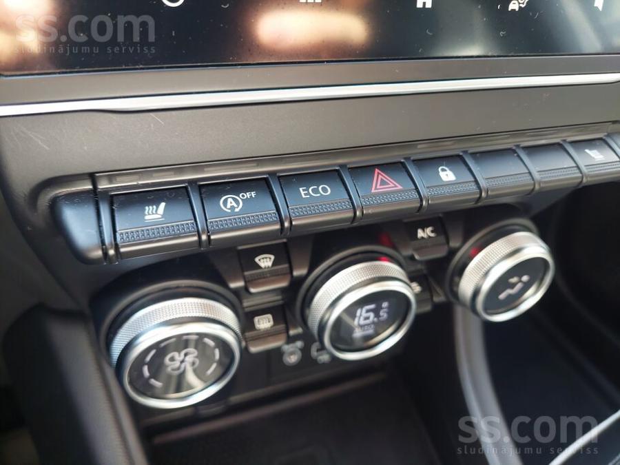 Grey Renault Captur 2021 in Daugavpils, with an engine capacity of 1.30 L and mileage of 36 thousand km for 17000 €, photo 18 on AUTOMOTO.COM.LV