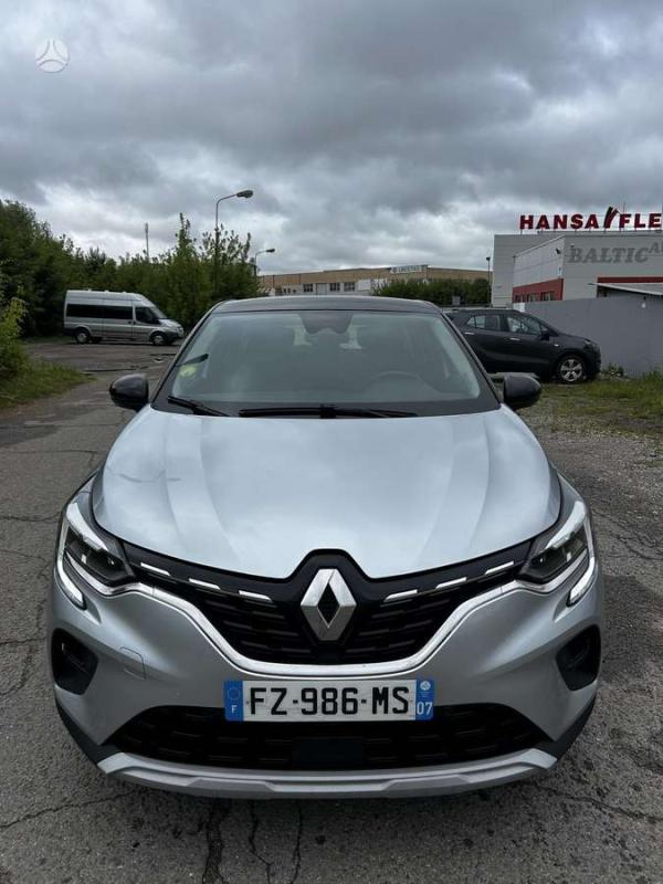 Grey Renault Captur 2021 in Panevezys, with an engine capacity of 1.46 L and mileage of 240 thousand km for 9790 €, photo 2 on AUTOMOTO.COM.LV