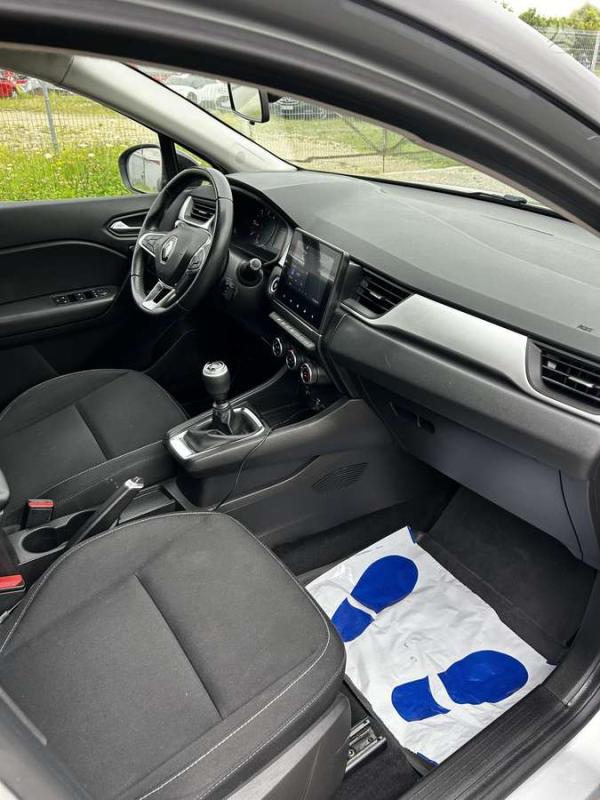 Grey Renault Captur 2021 in Panevezys, with an engine capacity of 1.46 L and mileage of 240 thousand km for 9790 €, photo 9 on AUTOMOTO.COM.LV