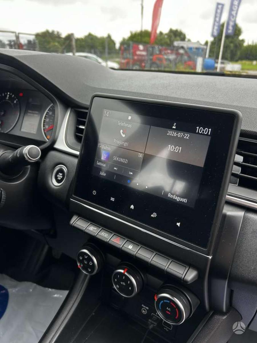 Grey Renault Captur 2021 in Panevezys, with an engine capacity of 1.46 L and mileage of 240 thousand km for 9790 €, photo 11 on AUTOMOTO.COM.LV