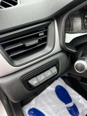 Grey Renault Captur 2021 in Panevezys, with an engine capacity of 1.46 L and mileage of 240 thousand km for 9790 €, photo 13 on AUTOMOTO.COM.LV