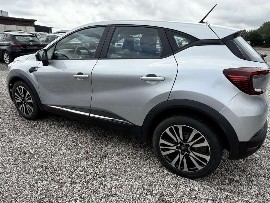 Grey Renault Captur 2021 in Kretinga, with an engine capacity of 1.46 L and mileage of 26 thousand km for 13999 €, photo 7 on AUTOMOTO.COM.LV