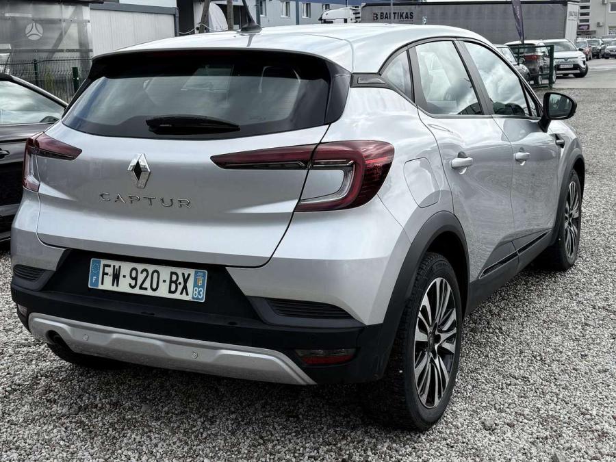 Grey Renault Captur 2021 in Kretinga, with an engine capacity of 1.46 L and mileage of 26 thousand km for 13999 €, photo 10 on AUTOMOTO.COM.LV