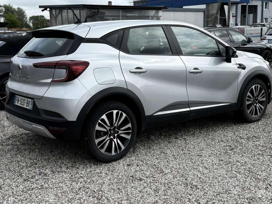 Grey Renault Captur 2021 in Kretinga, with an engine capacity of 1.46 L and mileage of 26 thousand km for 13999 €, photo 11 on AUTOMOTO.COM.LV