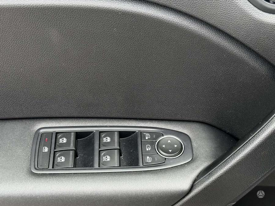 Grey Renault Captur 2021 in Kretinga, with an engine capacity of 1.46 L and mileage of 26 thousand km for 13999 €, photo 17 on AUTOMOTO.COM.LV