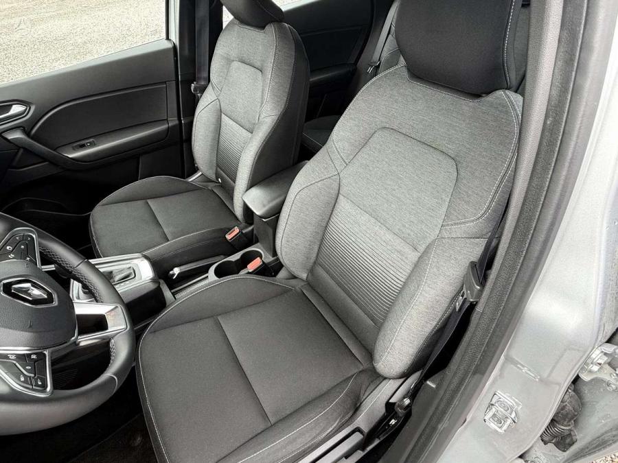 Grey Renault Captur 2021 in Kretinga, with an engine capacity of 1.46 L and mileage of 26 thousand km for 13999 €, photo 18 on AUTOMOTO.COM.LV