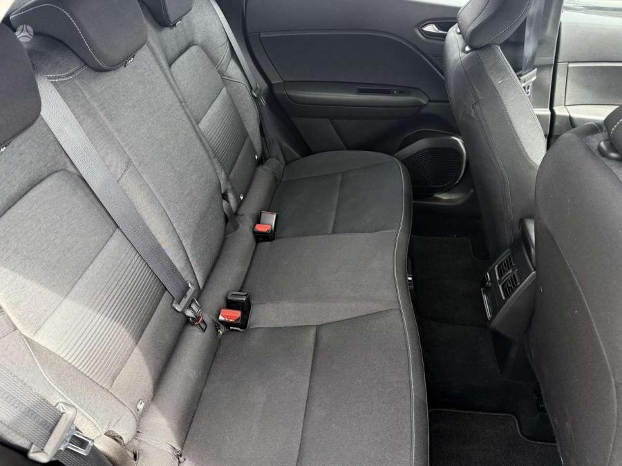 Grey Renault Captur 2021 in Kretinga, with an engine capacity of 1.46 L and mileage of 26 thousand km for 13999 €, photo 29 on AUTOMOTO.COM.LV