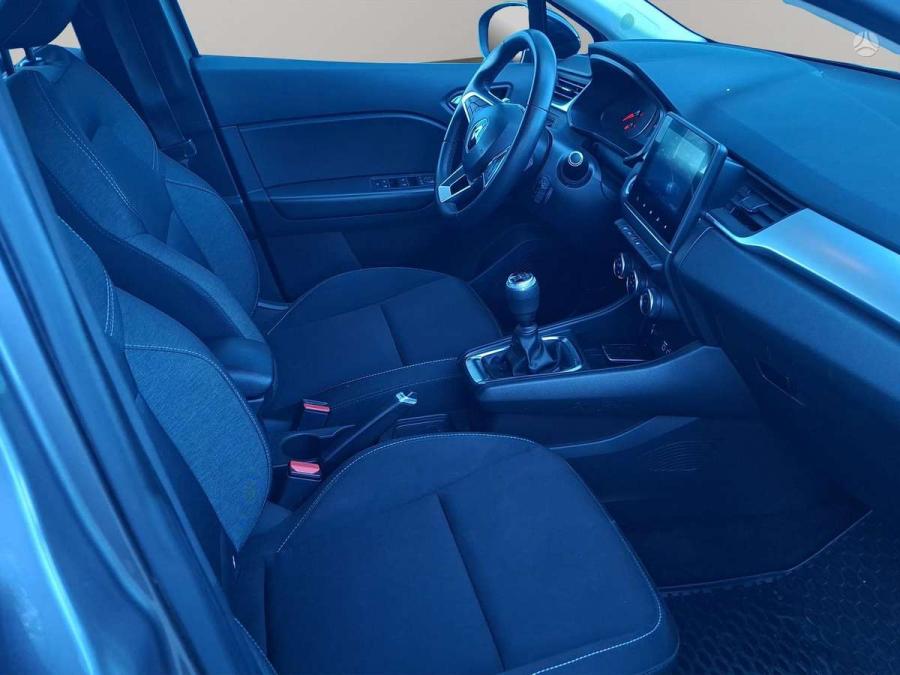 Grey Renault Captur 2021 in Taurage, with an engine capacity of 1.00 L and mileage of 52 thousand km for 9600 €, photo 17 on AUTOMOTO.COM.LV