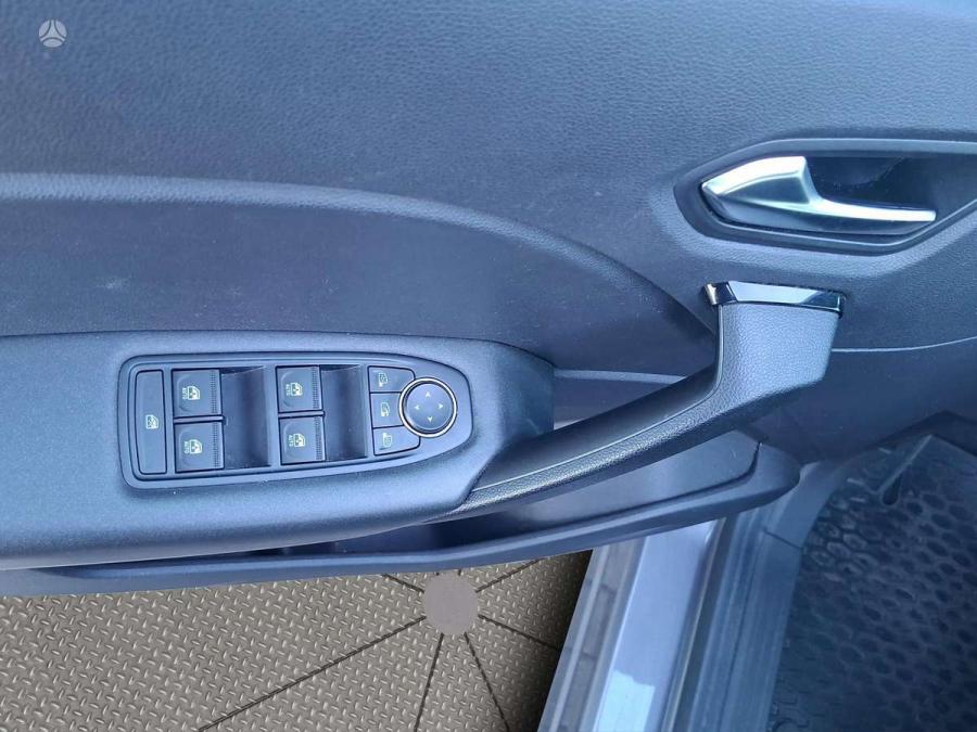 Grey Renault Captur 2021 in Taurage, with an engine capacity of 1.00 L and mileage of 52 thousand km for 9600 €, photo 22 on AUTOMOTO.COM.LV