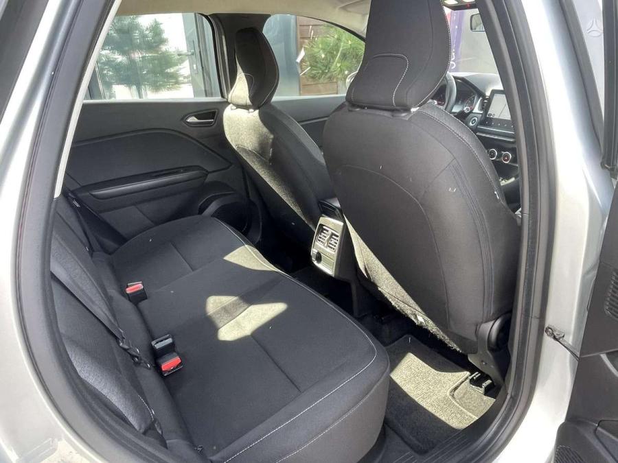 Grey Renault Captur 2021 in Taurage, with an engine capacity of 1.46 L and mileage of 199 thousand km for 9500 €, photo 18 on AUTOMOTO.COM.LV