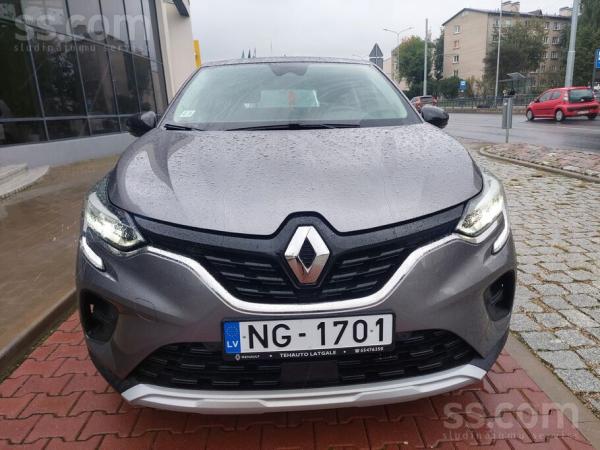Grey Renault Captur 2022 in Daugavpils, with an engine capacity of 1.00 L and mileage of 24 thousand km for 15900 €, photo 2 on AUTOMOTO.COM.LV