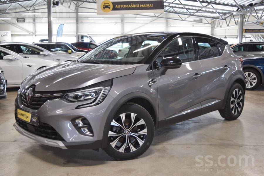 Grey Renault Captur 2023 in Riga, with an engine capacity of 1.60 L and mileage of 43 thousand km for 16900 €, photo 1 on AUTOMOTO.COM.LV