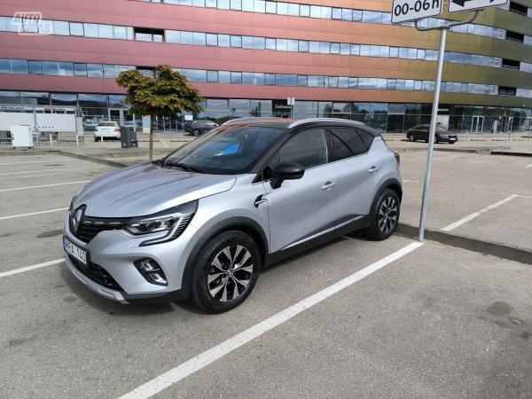 Grey Renault Captur 2023 in Vilnius, with an engine capacity of 1.00 L and mileage of 87 thousand km for 15499 €, photo 1 on AUTOMOTO.COM.LV