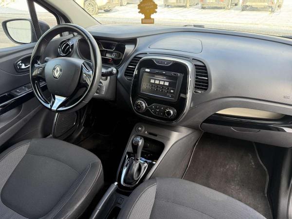 Grey Renault Captur 2013 in Vilnius, with an engine capacity of 1.20 L and mileage of 153 thousand km for 5500 €, photo 9 on AUTOMOTO.COM.LV
