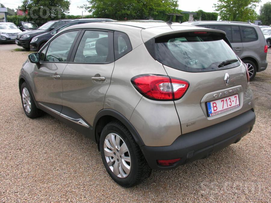 Grey Renault Captur 2013 in Riga, with an engine capacity of 1.50 L and mileage of 194 thousand km for 5990 €, photo 5 on AUTOMOTO.COM.LV