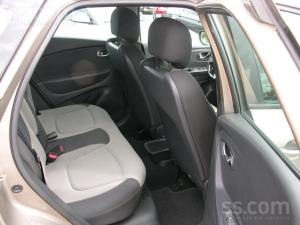 Grey Renault Captur 2013 in Riga, with an engine capacity of 1.50 L and mileage of 194 thousand km for 5990 €, photo 8 on AUTOMOTO.COM.LV