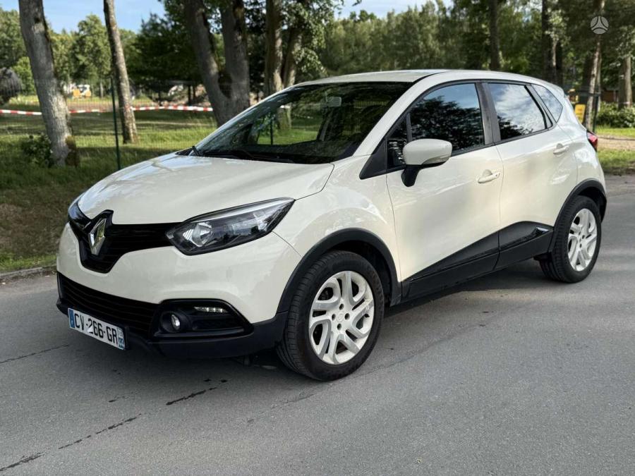 Grey Renault Captur 2013 in Taurage, with an engine capacity of 1.50 L and mileage of 211 thousand km for 4700 €, photo 1 on AUTOMOTO.COM.LV