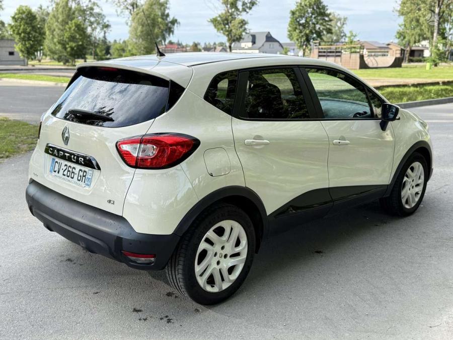 Grey Renault Captur 2013 in Taurage, with an engine capacity of 1.50 L and mileage of 211 thousand km for 4700 €, photo 5 on AUTOMOTO.COM.LV