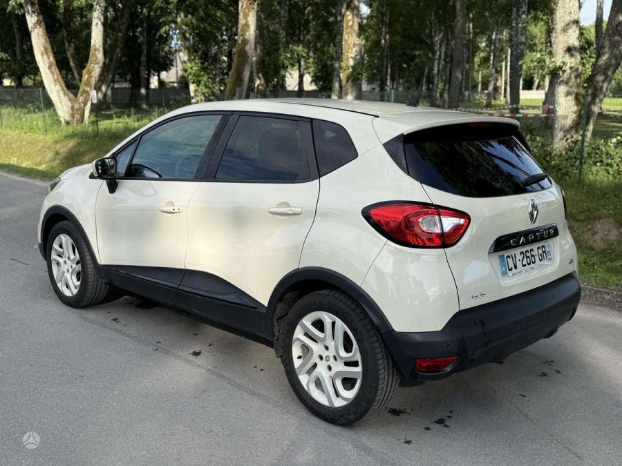 Grey Renault Captur 2013 in Taurage, with an engine capacity of 1.50 L and mileage of 211 thousand km for 4700 €, photo 7 on AUTOMOTO.COM.LV