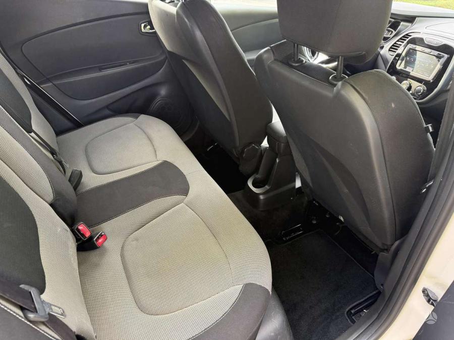 Grey Renault Captur 2013 in Taurage, with an engine capacity of 1.50 L and mileage of 211 thousand km for 4700 €, photo 11 on AUTOMOTO.COM.LV