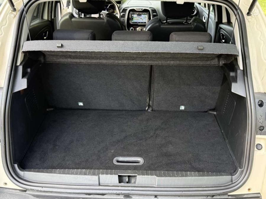 Grey Renault Captur 2013 in Taurage, with an engine capacity of 1.50 L and mileage of 211 thousand km for 4700 €, photo 15 on AUTOMOTO.COM.LV