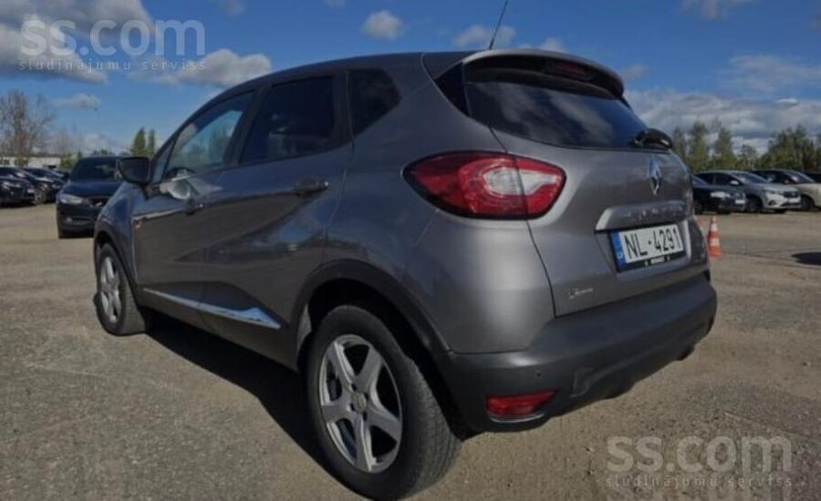 Grey Renault Captur 2013 in Daugavpils, with an engine capacity of 1.50 L and mileage of 0 thousand km for 5200 €, photo 7 on AUTOMOTO.COM.LV