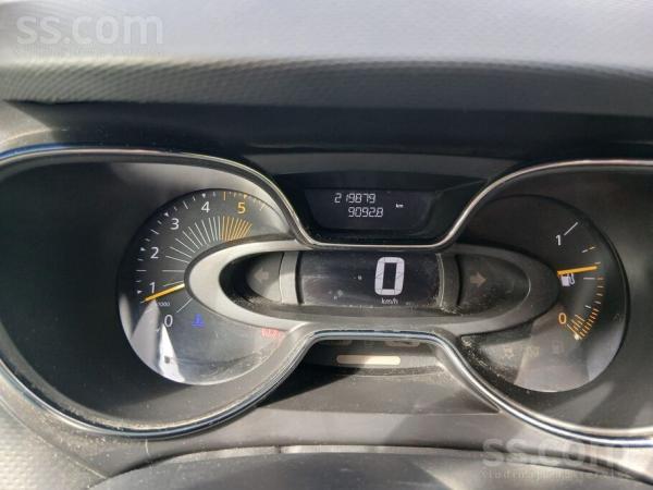 Renault Captur 2013 Cēsis vietnē Pelēks Renault Captur 2013 Cēsis, ar dzinēja tilpumu 1.40 L un nobraukumu 220 tūkst. km par 6000 €, foto 6 vietnē AUTOMOTO.COM.LV