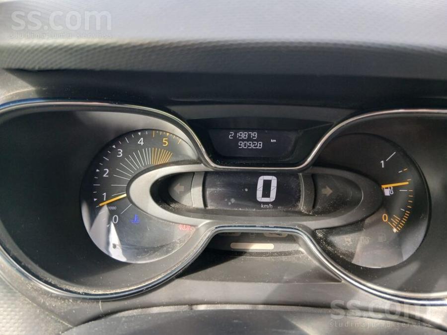 Pelēks Renault Captur 2013 Cēsis, ar dzinēja tilpumu 1.40 L un nobraukumu 220 tūkst. km par 6000 €, foto 6 vietnē AUTOMOTO.COM.LV