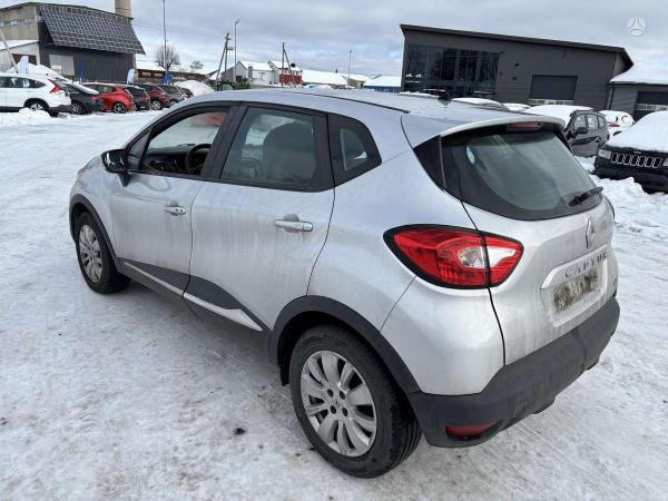Grey Renault Captur 2014 in Taurage, with an engine capacity of 1.50 L and mileage of 240 thousand km for 4600 €, photo 4 on AUTOMOTO.COM.LV