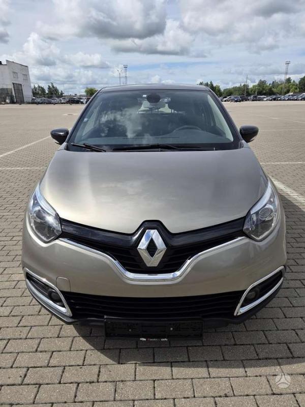 Grey Renault Captur 2014 in Marijampole, with an engine capacity of 1.20 L and mileage of 119 thousand km for 5850 €, photo 5 on AUTOMOTO.COM.LV