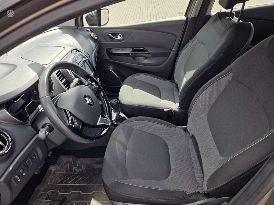 Grey Renault Captur 2014 in Marijampole, with an engine capacity of 1.20 L and mileage of 119 thousand km for 5850 €, photo 12 on AUTOMOTO.COM.LV